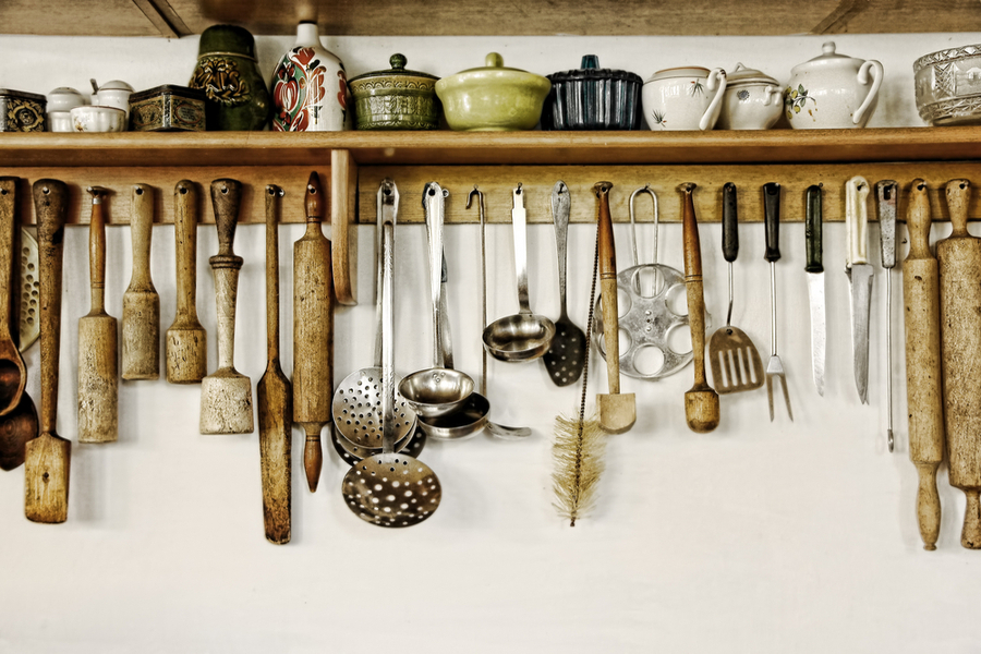7 Essential Kitchen Items You Should Buy Used